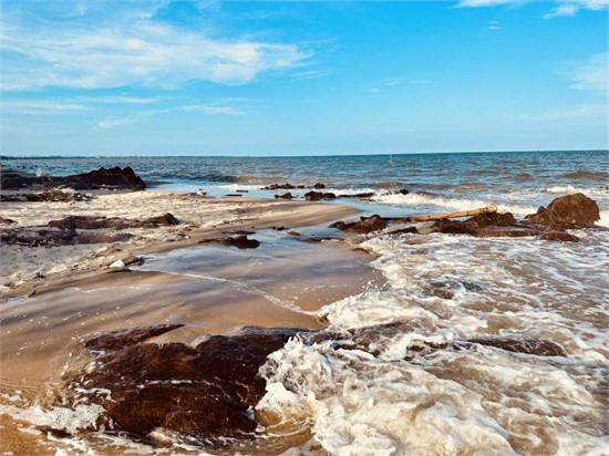 Bãi Đá Đen Trà Cổ – Tuyệt tác thiên nhiên hoang sơ nơi địa đầu Tổ quốc