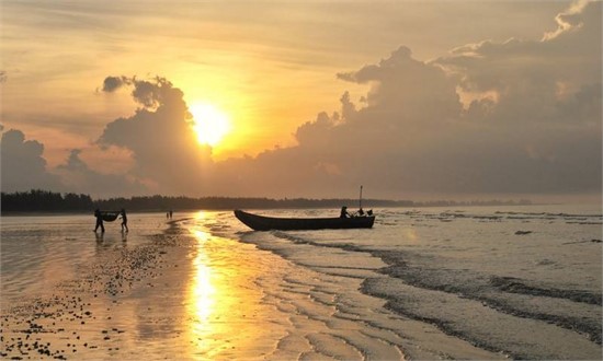 Bãi Đá Đen Trà Cổ – Tuyệt tác thiên nhiên hoang sơ nơi địa đầu Tổ quốc